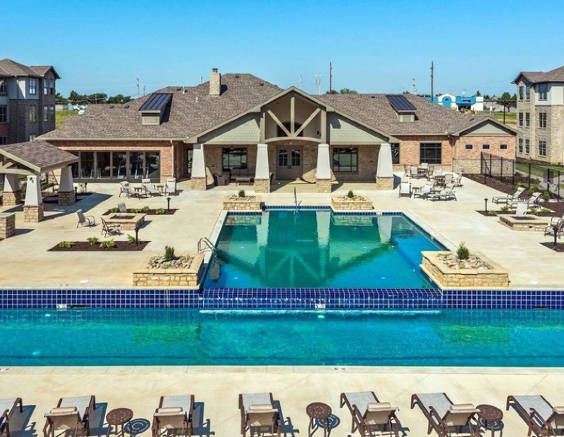 Hamilton Zanze Buys Suburban Kansas City Community - Multi-Housing News